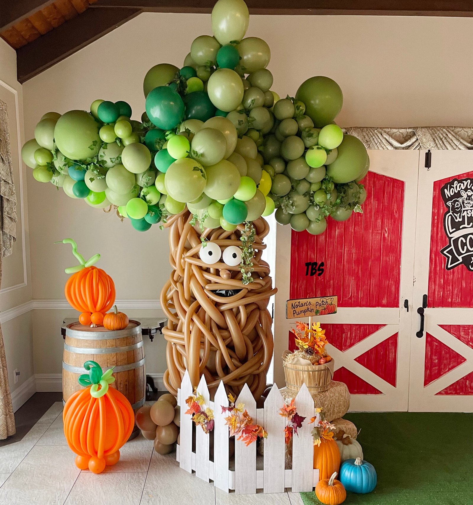 Balloon Tree - The Brat Shack Party Store